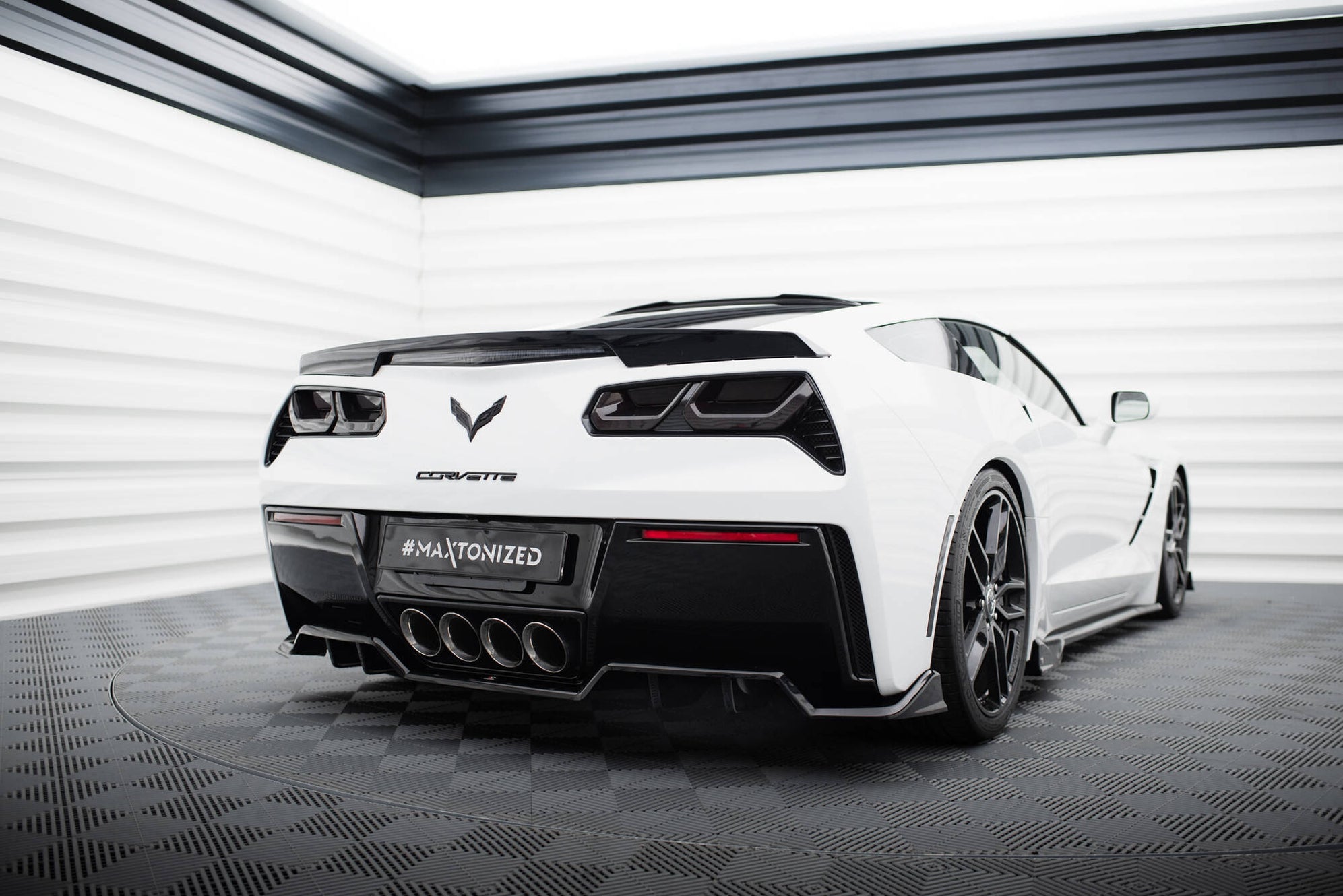 Central Rear Splitter (with vertical bars) Chevrolet Corvette C7 ...